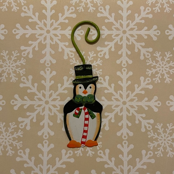 Holiday | Penguin With Polka Dot Bowtie By The Round Top Collection ...